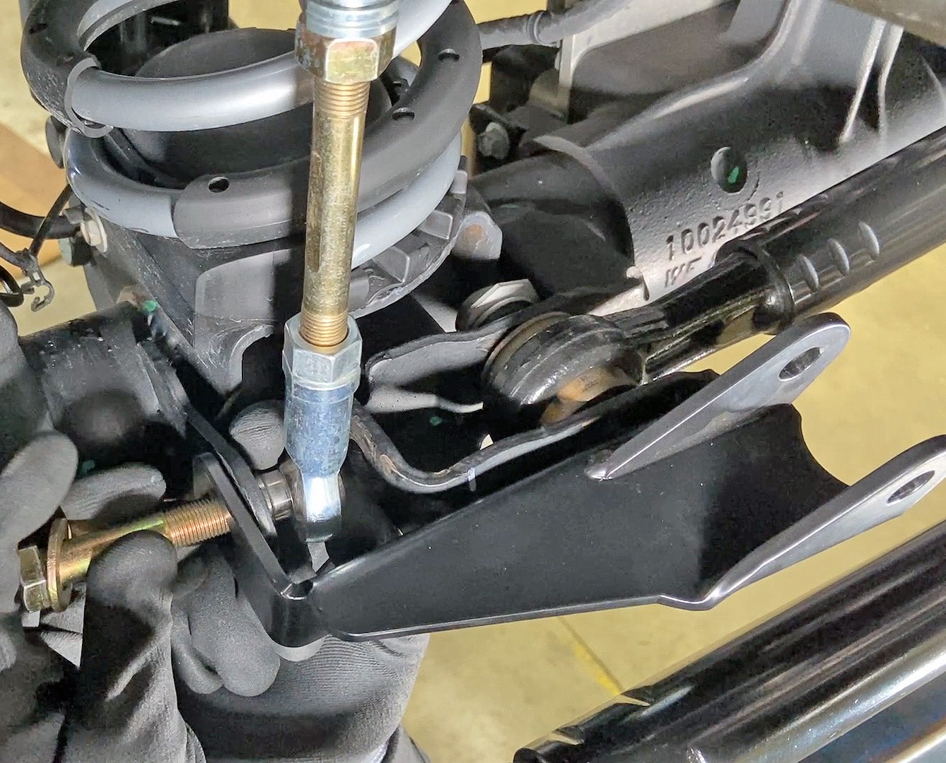 Currectlync Steering Stabilizer High-Mount Relocation Bracket JL/JT Ki ...